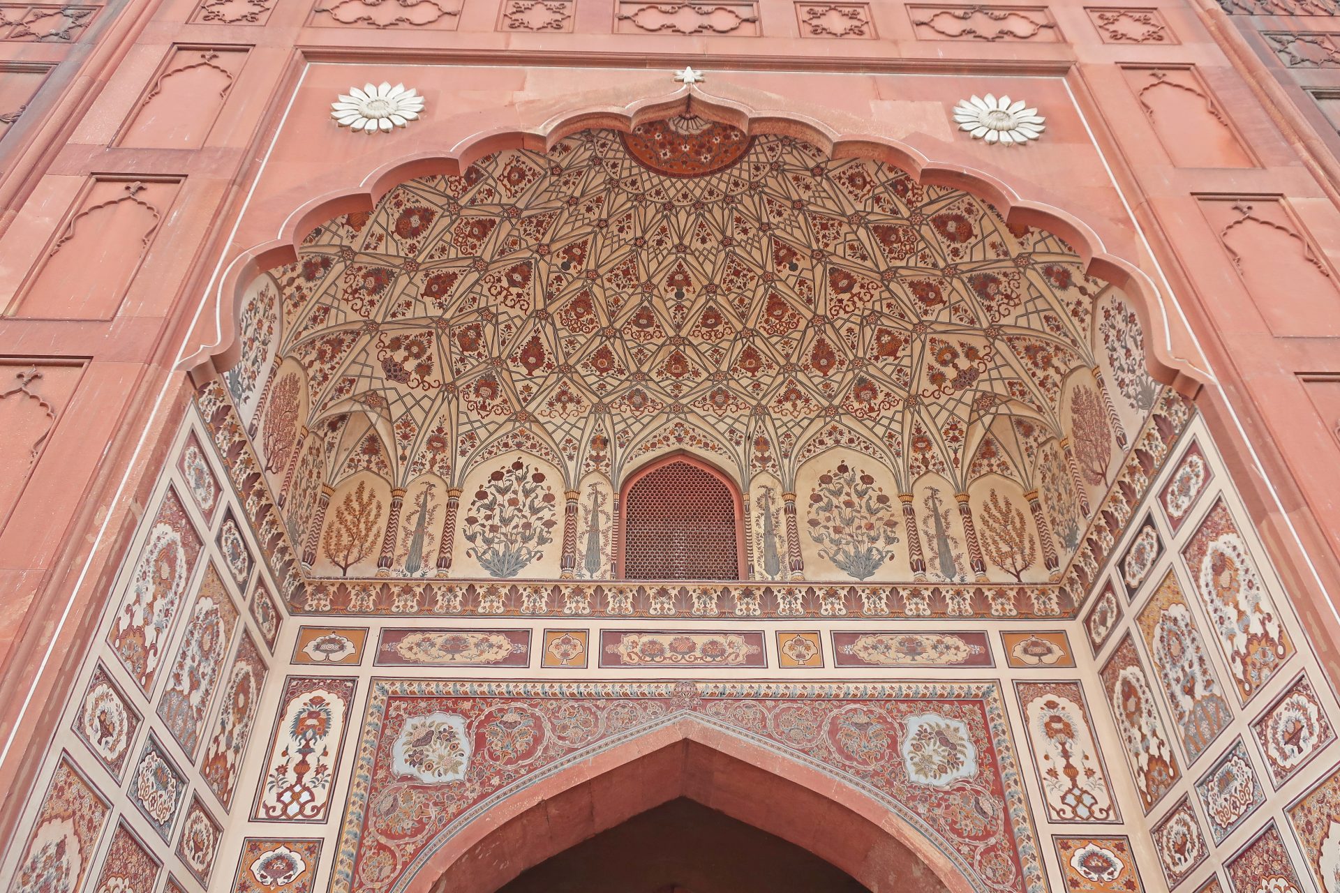 8 Most Beautiful Places in Lahore - Valentina's Destinations