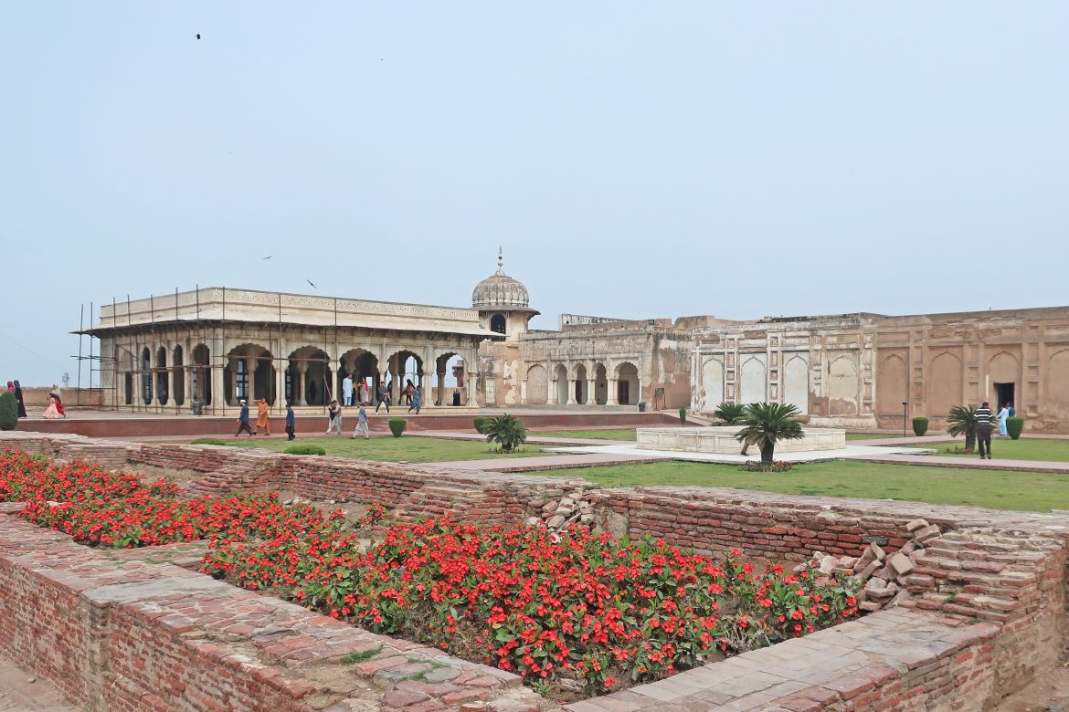 8 Most Beautiful Places in Lahore - Valentina's Destinations